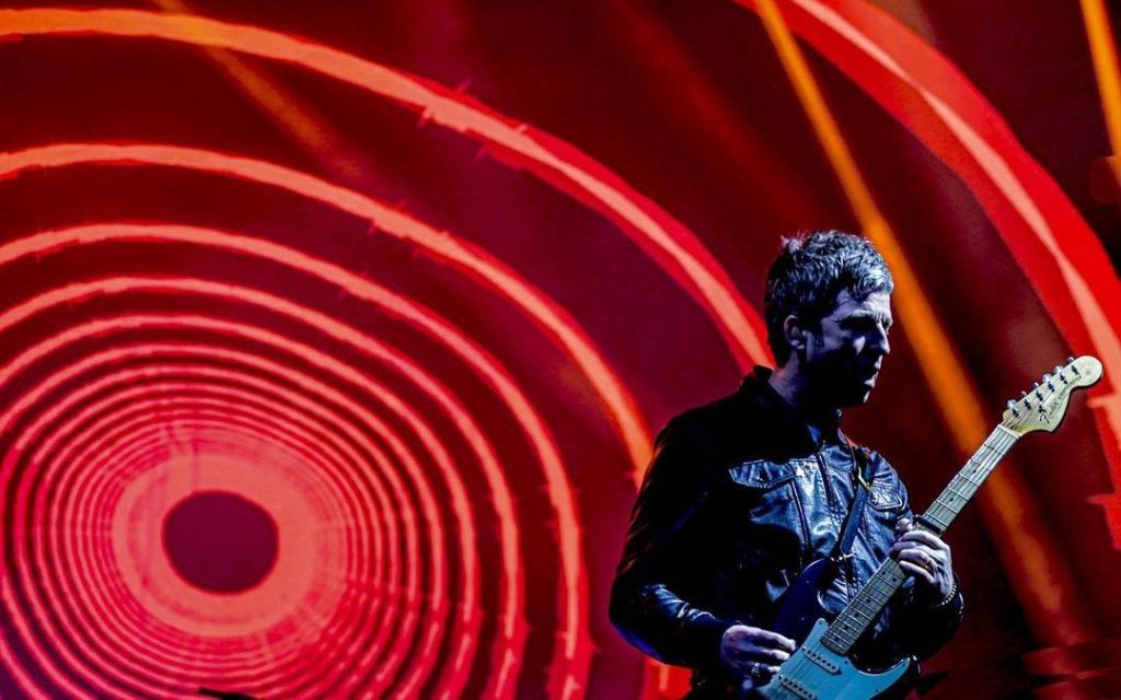 Fender The Edge Stratocaster – The Chief's Guitars – Noel Gallagher's ...