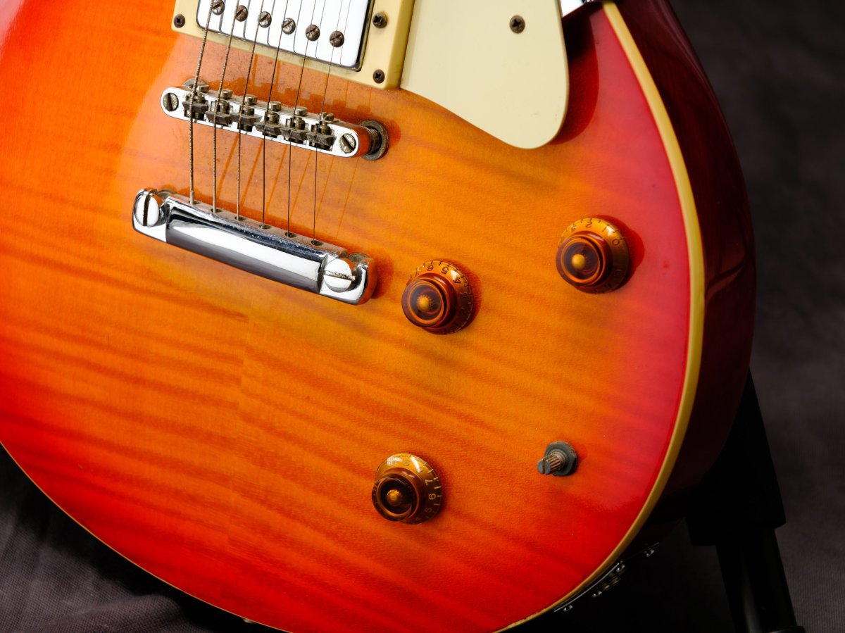 Epiphone Les Paul Standard – The Chief's Guitars – Noel Gallagher's ...