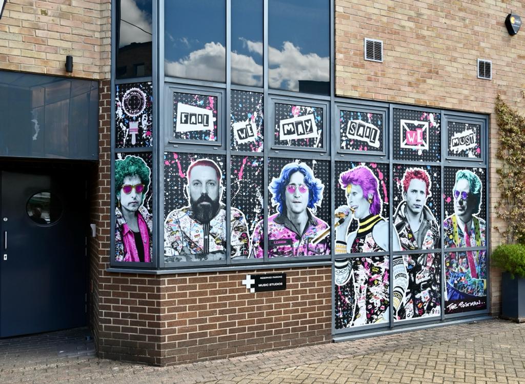 Blog – The Chief's Guitars – Noel Gallagher's guitars: a complete guide ...