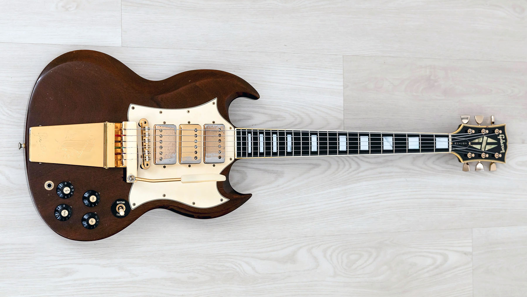 Gibson SG Custom – The Chief's Guitars – Noel Gallagher's guitars: a ...